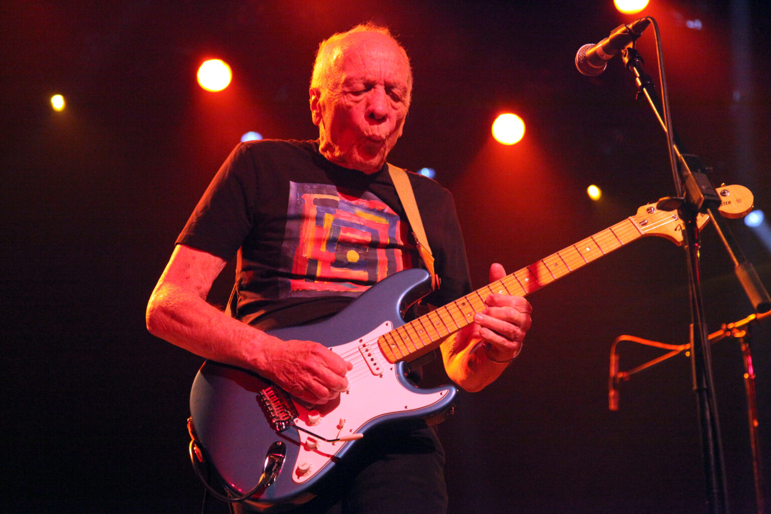 Robin Trower still leading crowds to rise up at age 80 during South ...